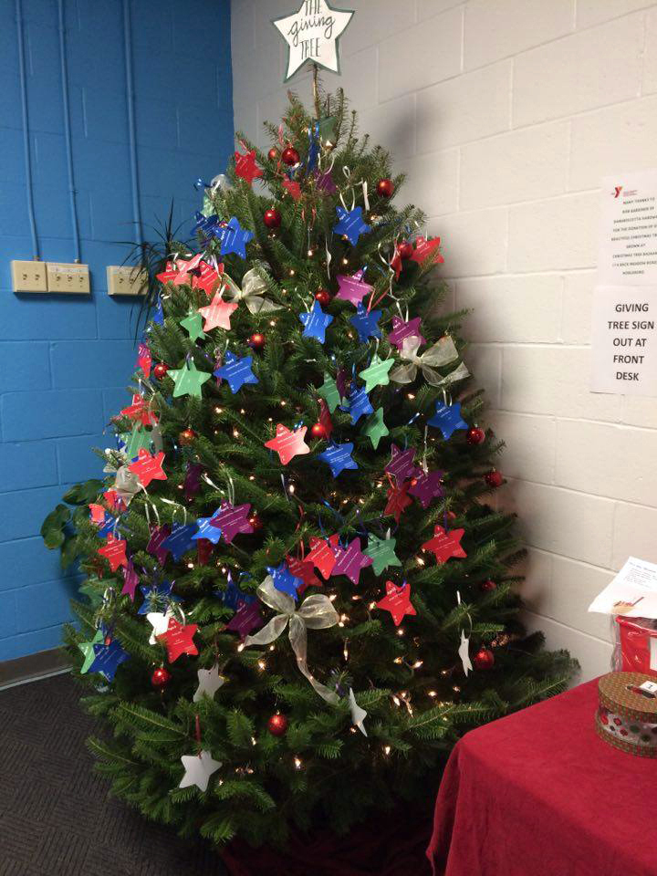 Community Tree of Giving a Great Success - The Lincoln County News