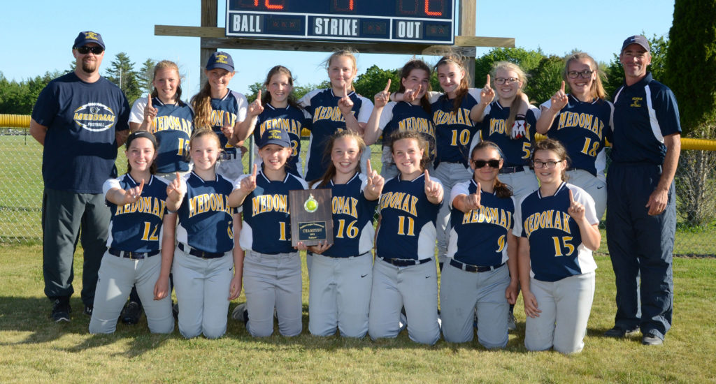 Medomak 8th softball wins Busline League crown - The Lincoln County News