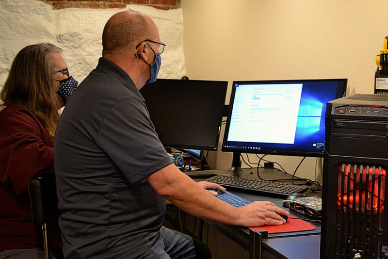 Salt Bay Computer Opens in Downtown Damariscotta - The Lincoln County News
