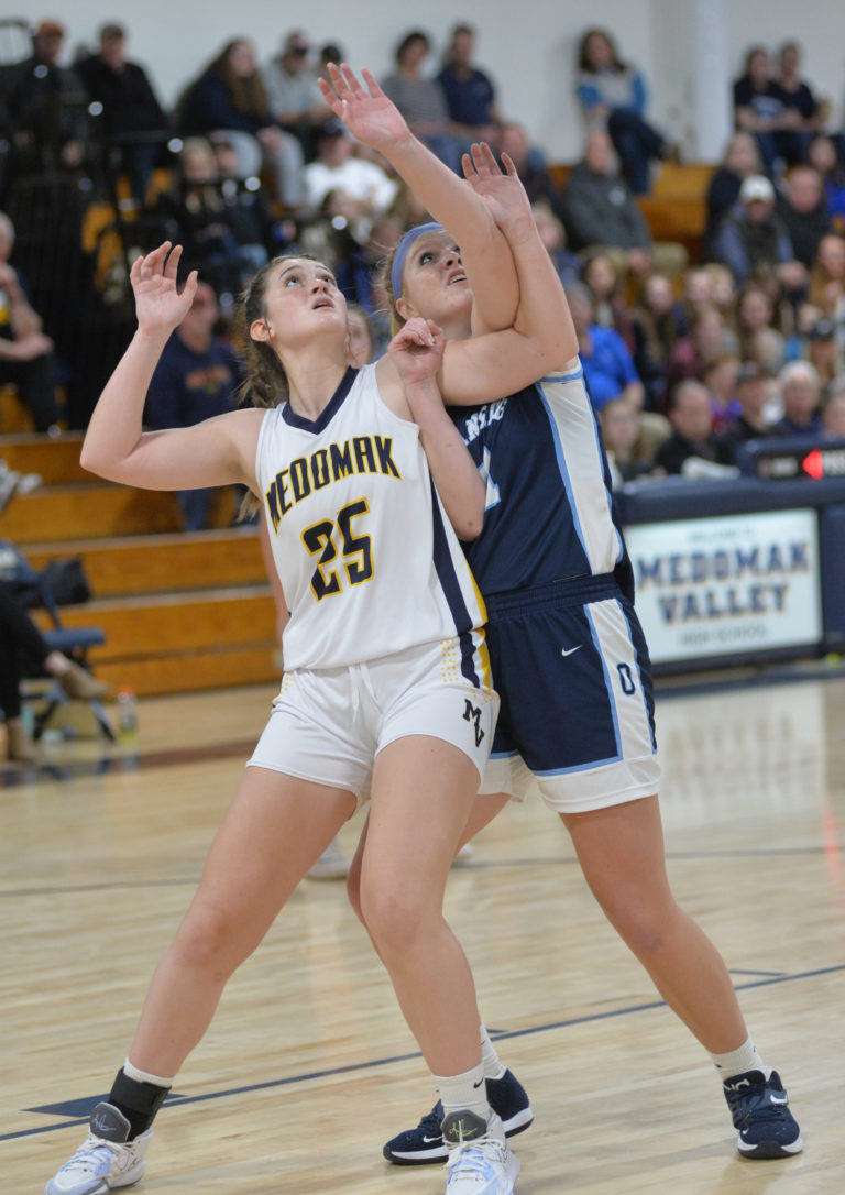 Mariners Clip Lady Panthers - The Lincoln County News