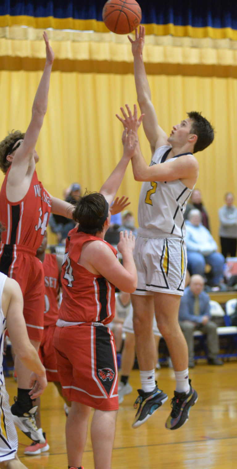 Seahawks Double Trouble for Wolverines - The Lincoln County News