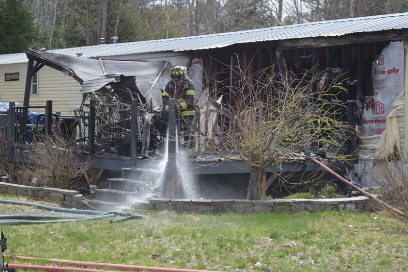 Homeowners Escape Whitefield Fire Without Injury - The Lincoln County News