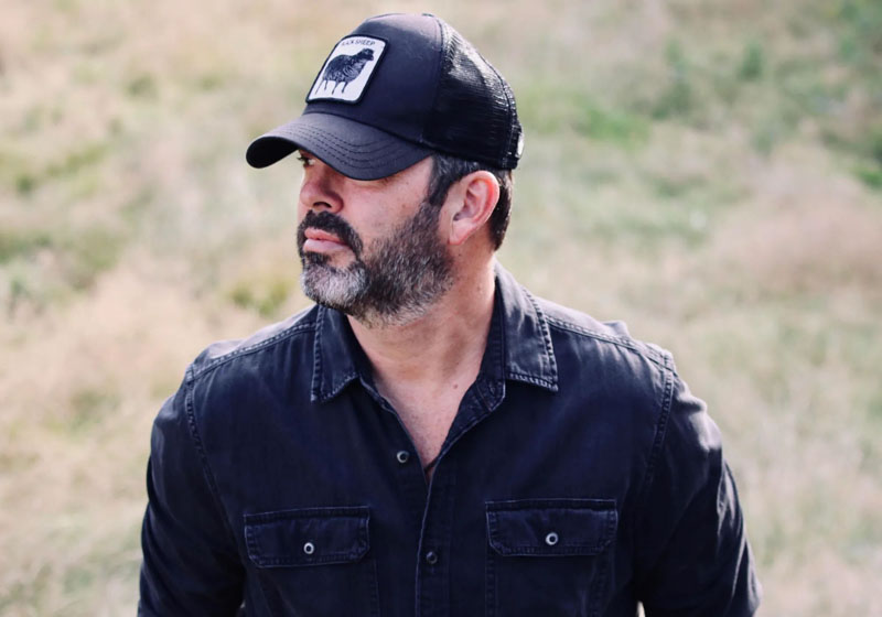 Singer-Songwriter Performs at Merry Barn Dec. 9 - The Lincoln County News