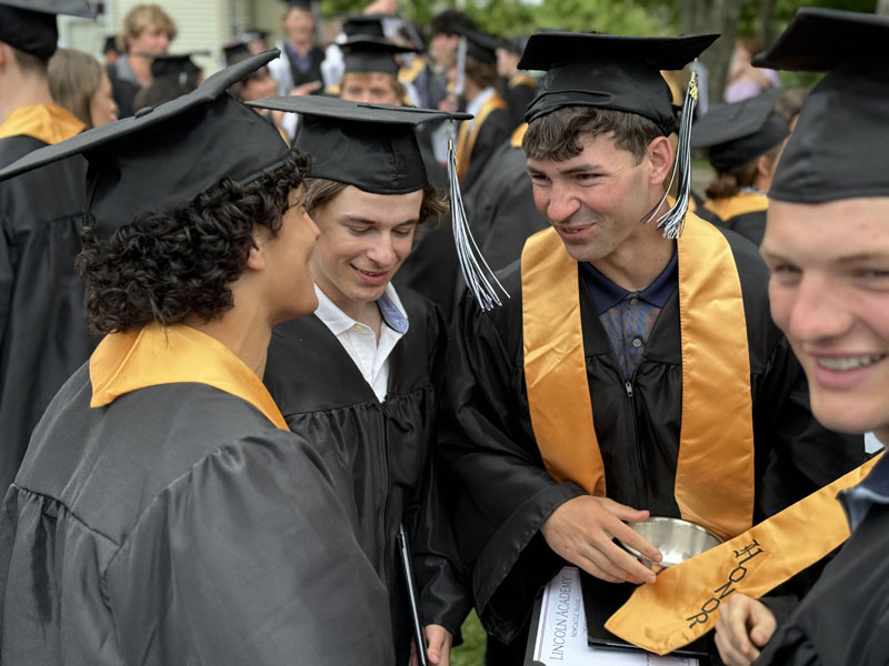 NEWgraduation-1-JR-2col-color - The Lincoln County News