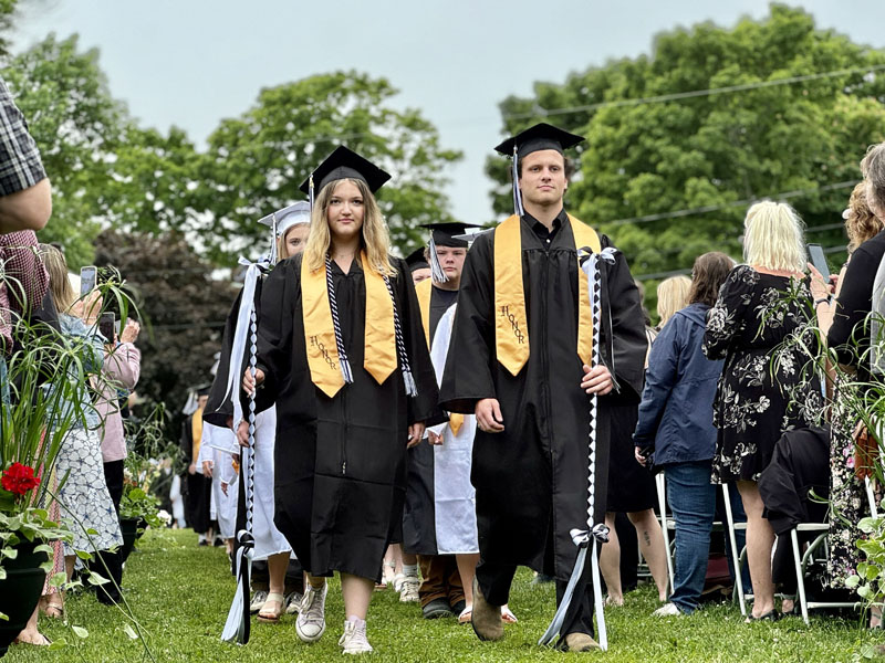 NEWgraduation-8-JR-2col-color - The Lincoln County News