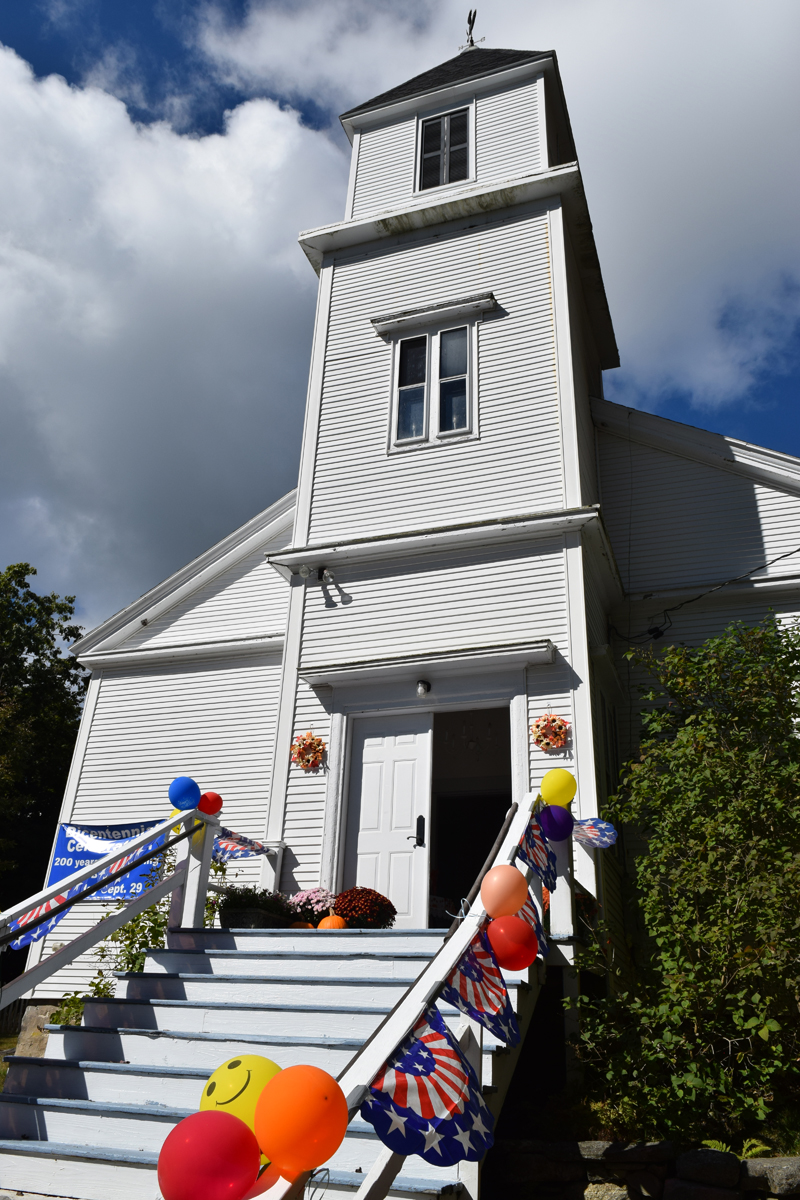 The Bremen Union Church is decorated in bunting and balloons to - The ...