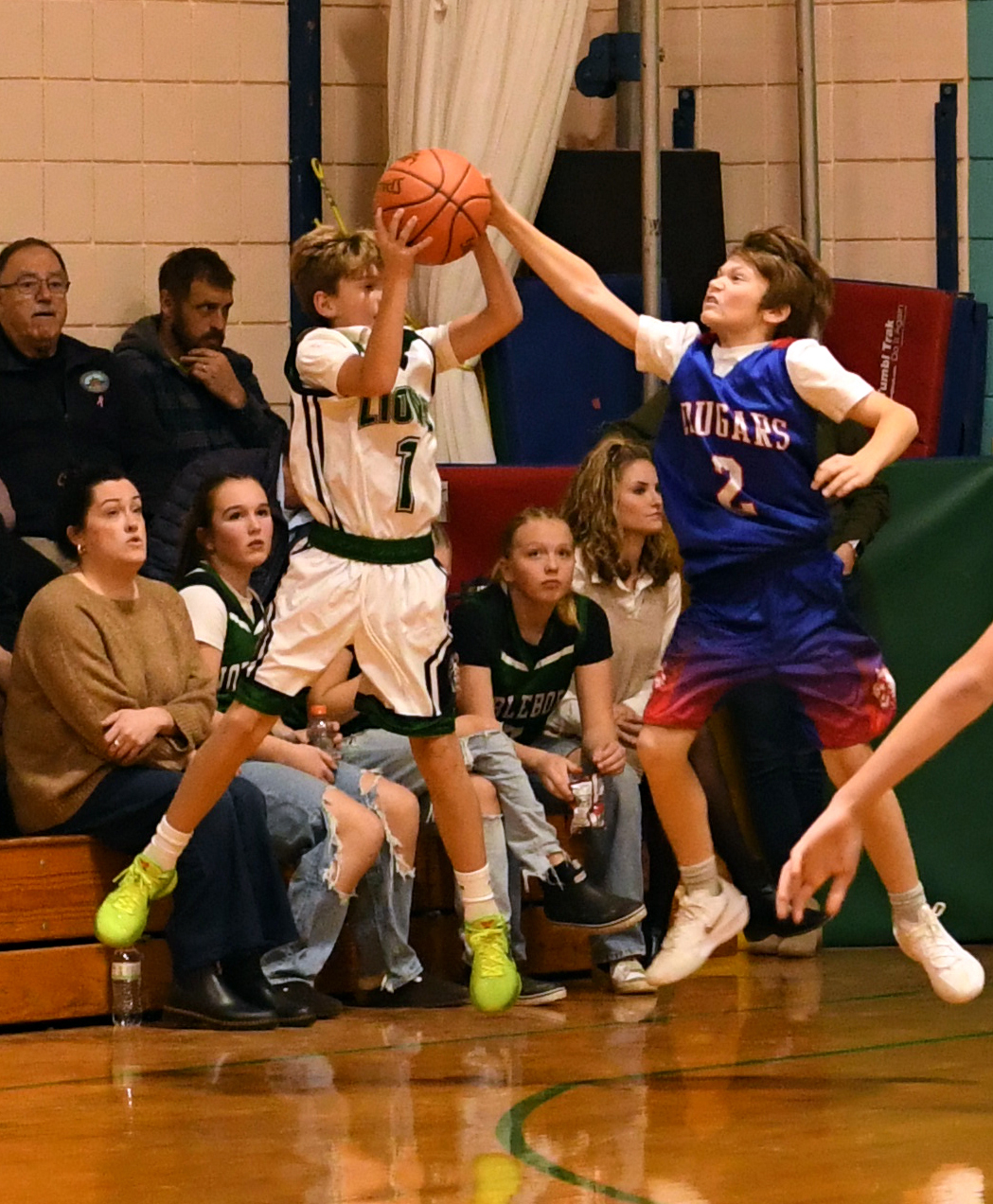 Busline League Opens Season - The Lincoln County News