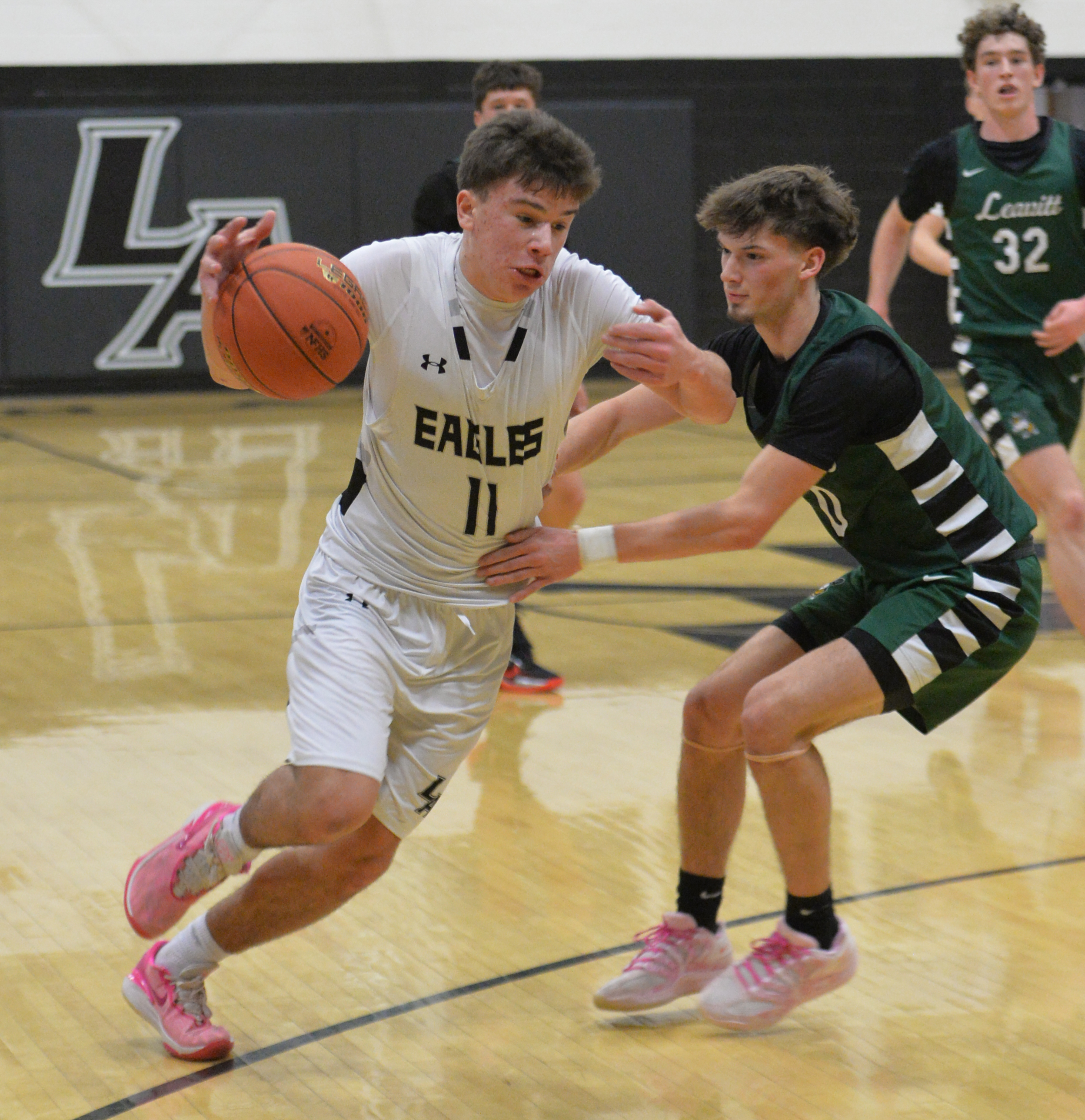 Eagles Sink Shipbuilders, Tame Hornets - The Lincoln County News